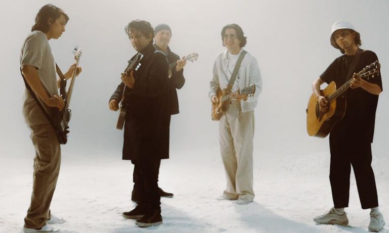 TIMØ Lanza Su Nuevo Sencillo ‘Salvavidas’ Junto A Bacilos El Grupo De Pop Latino